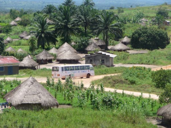 How to build a floor in Congo - Semiliki Trust